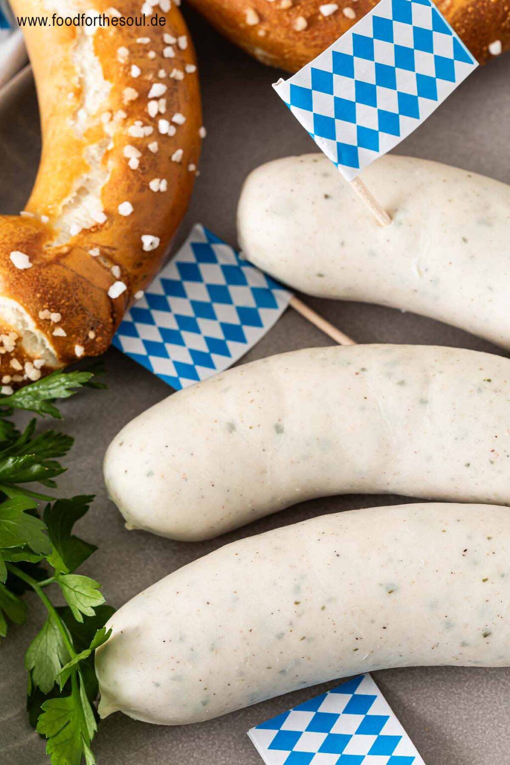 Weißwurst kochen, zubereiten und essen wie in Bayern