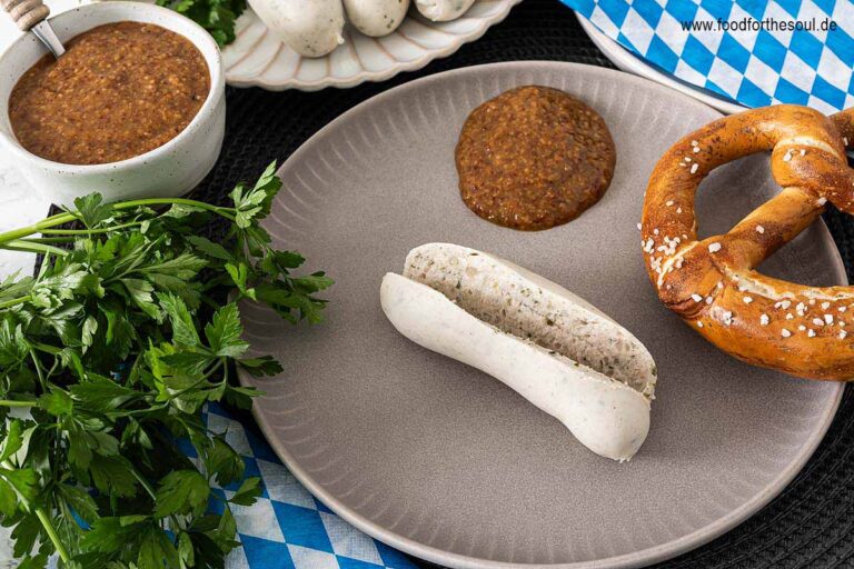 Weißwurst kochen, zubereiten und essen wie in Bayern